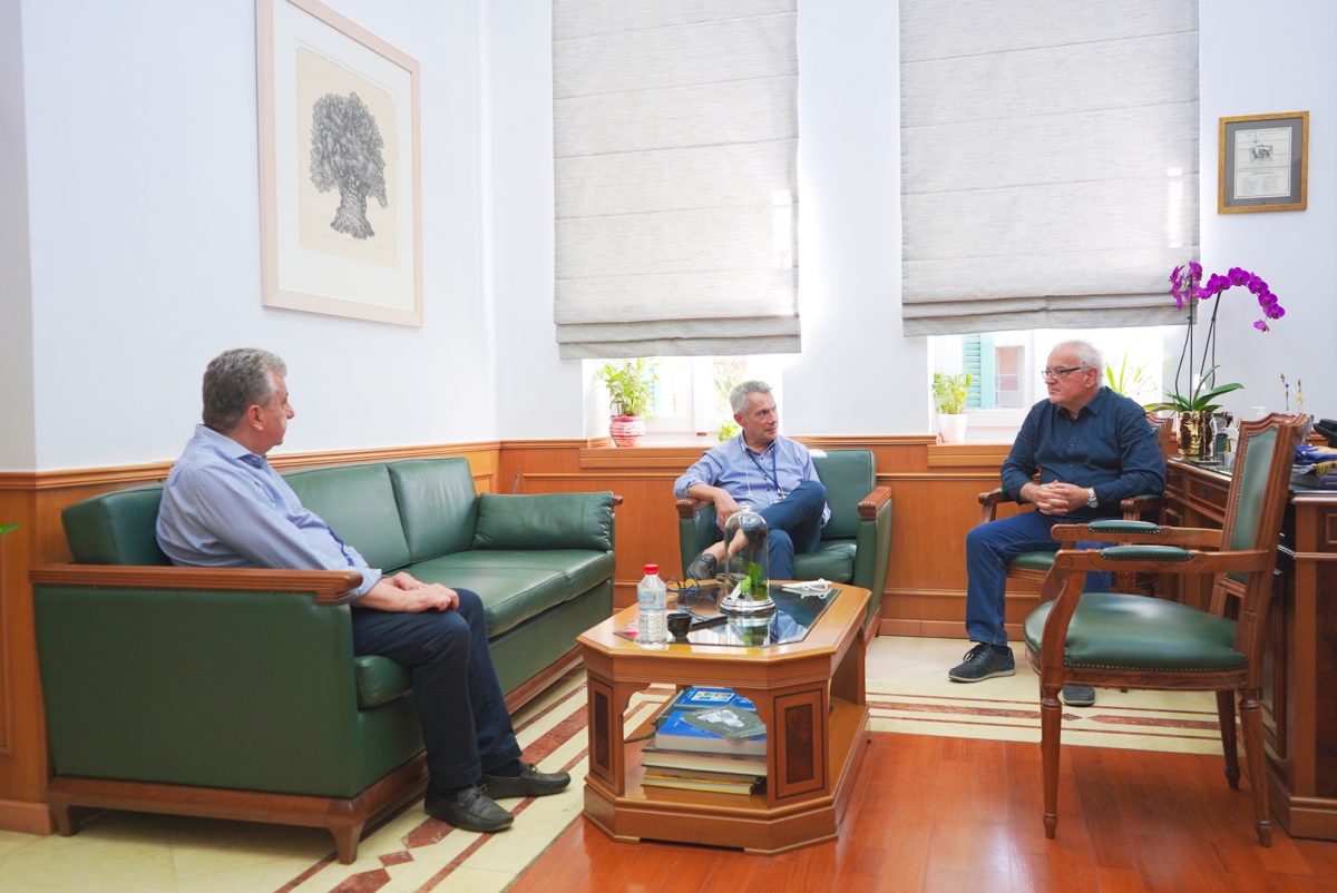 Συνάντηση Περιφερειάρχη Κρήτης με τον Διοικητή της 7ης ΥΠΕ Κρήτης ...