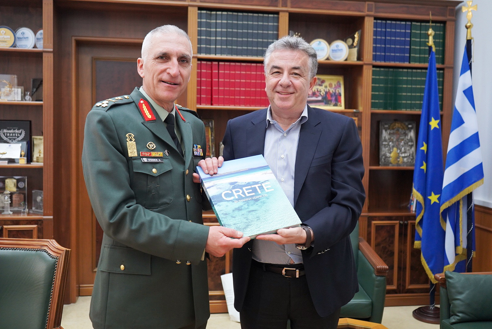 Συνάντηση Περιφερειάρχη Κρήτης με το Γενικό Επιθεωρητή Στρατού - Crete ...