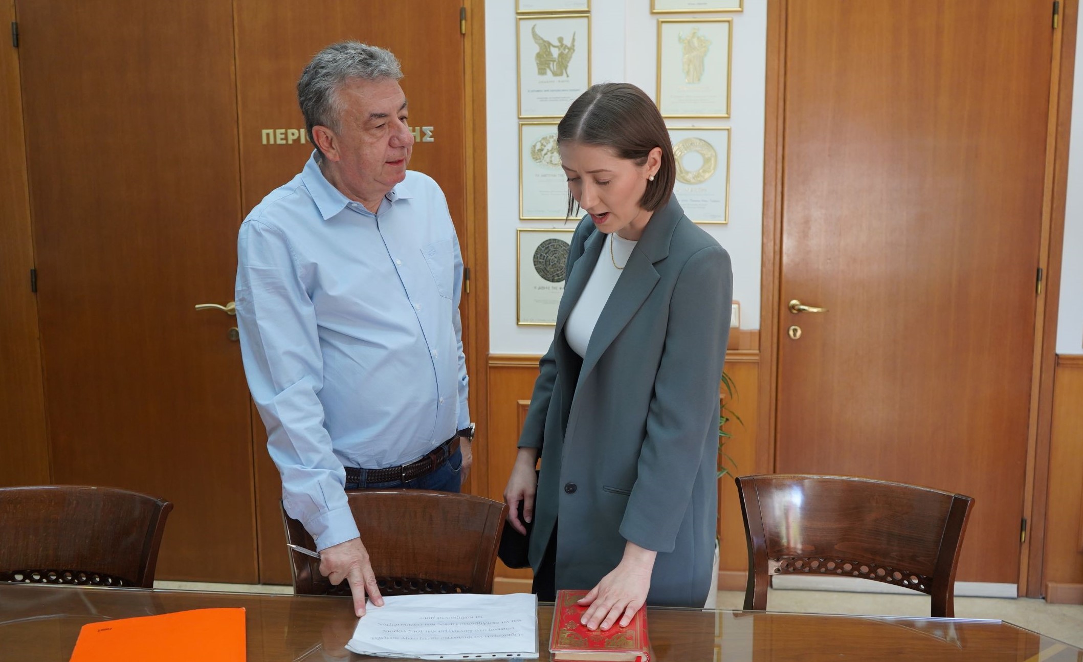 Ορκωμοσία νέας υπαλλήλου στη Περιφέρεια Κρήτης - Crete.gov.gr