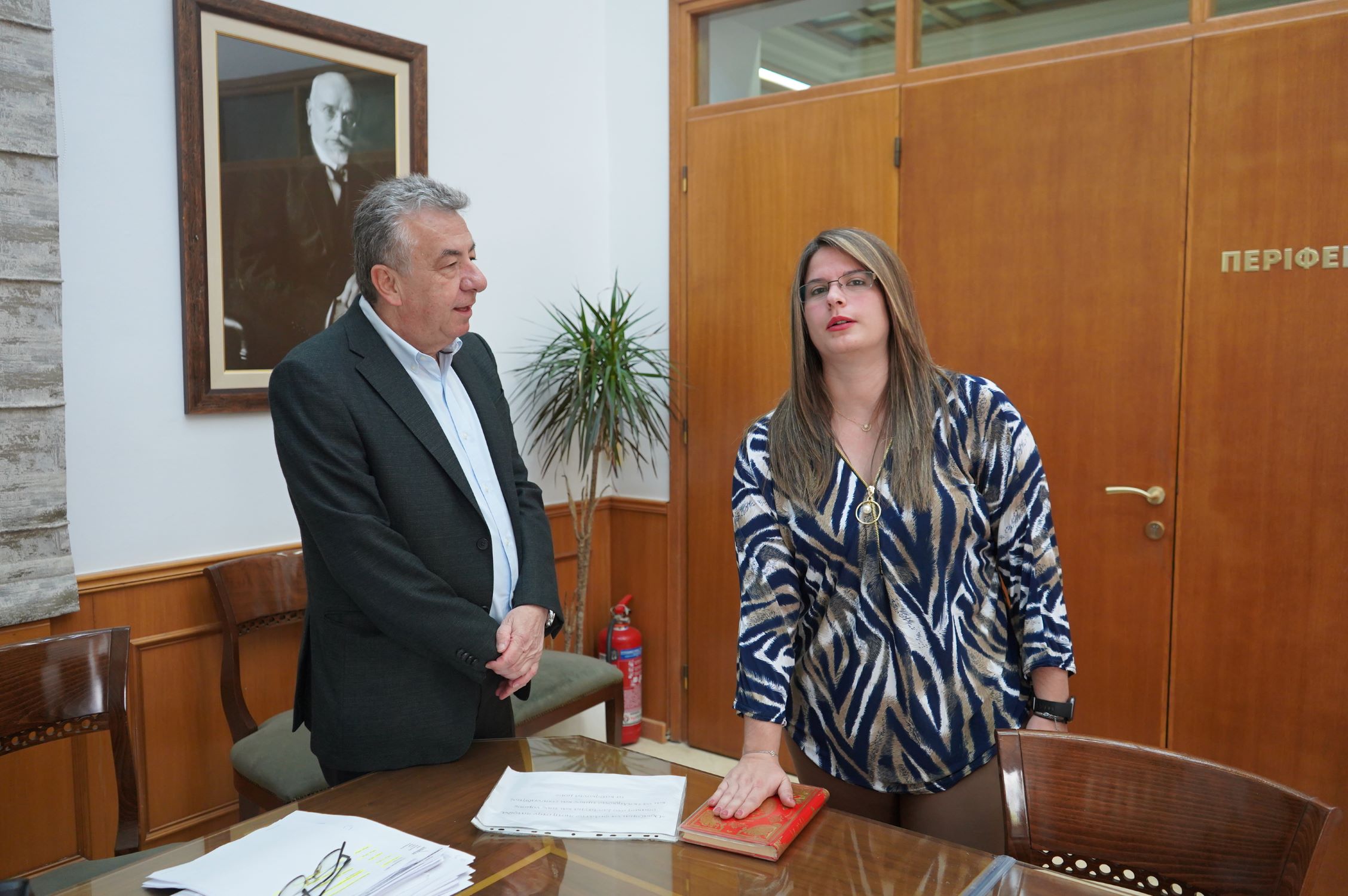 Ορκωμοσία νέας υπαλλήλου στη Περιφέρεια Κρήτης - Crete.gov.gr