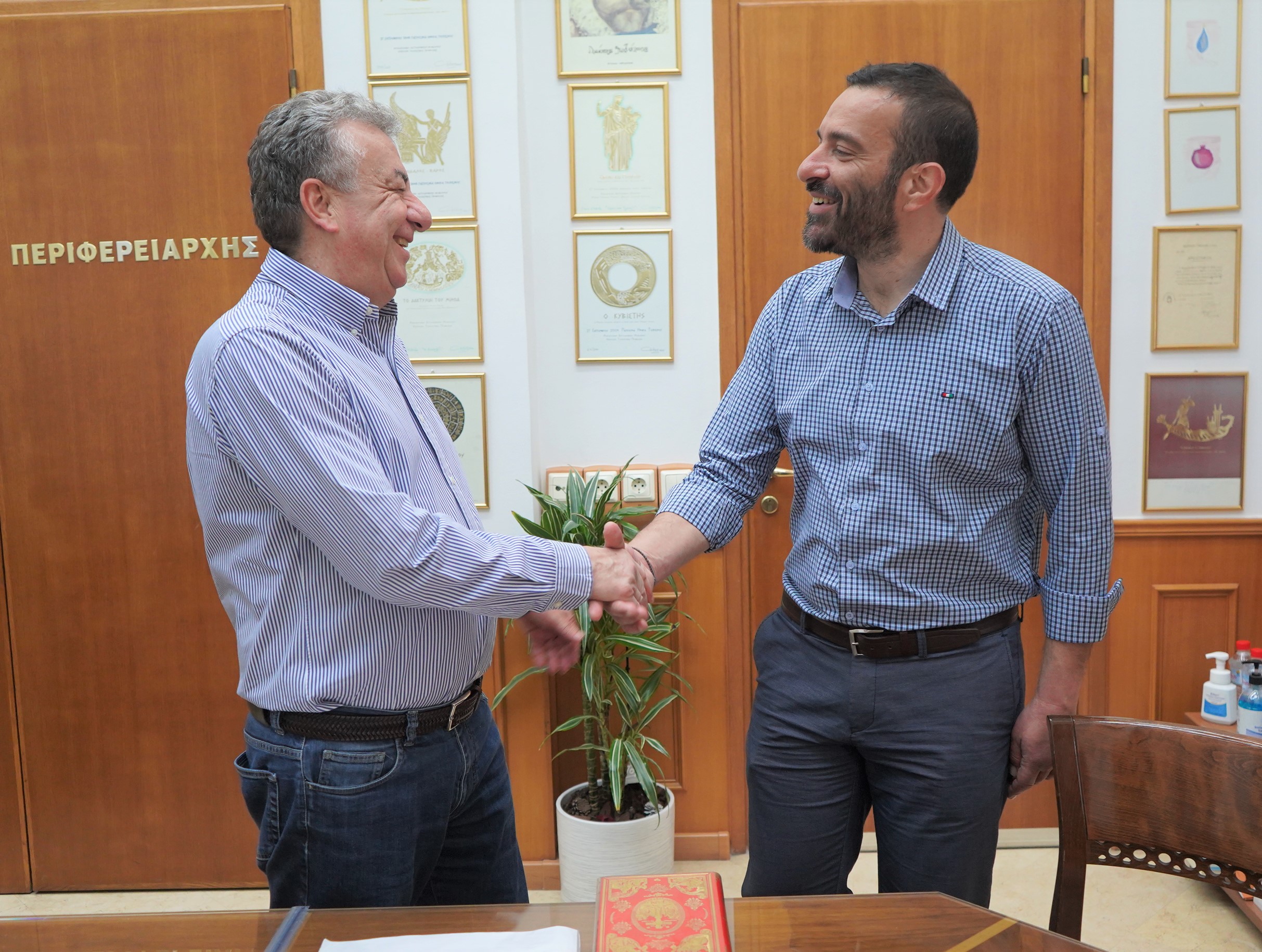 Ορκωμοσία νέου υπαλλήλου στη Περιφέρεια Κρήτης - Crete.gov.gr