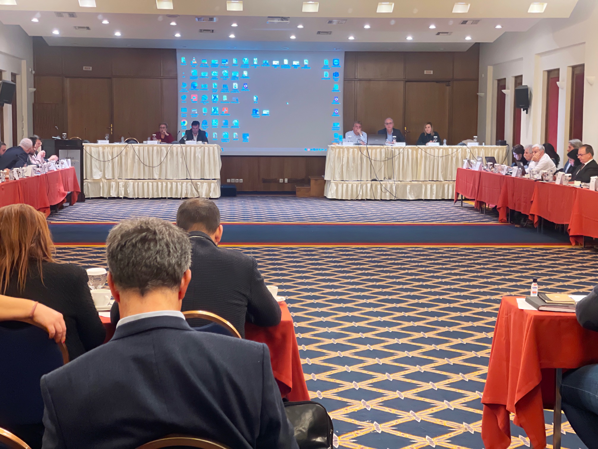 Συνεδρίαση Περιφερειακού Συμβουλίου Κρήτης, δια ζώσης, Δευτέρα 12 ...