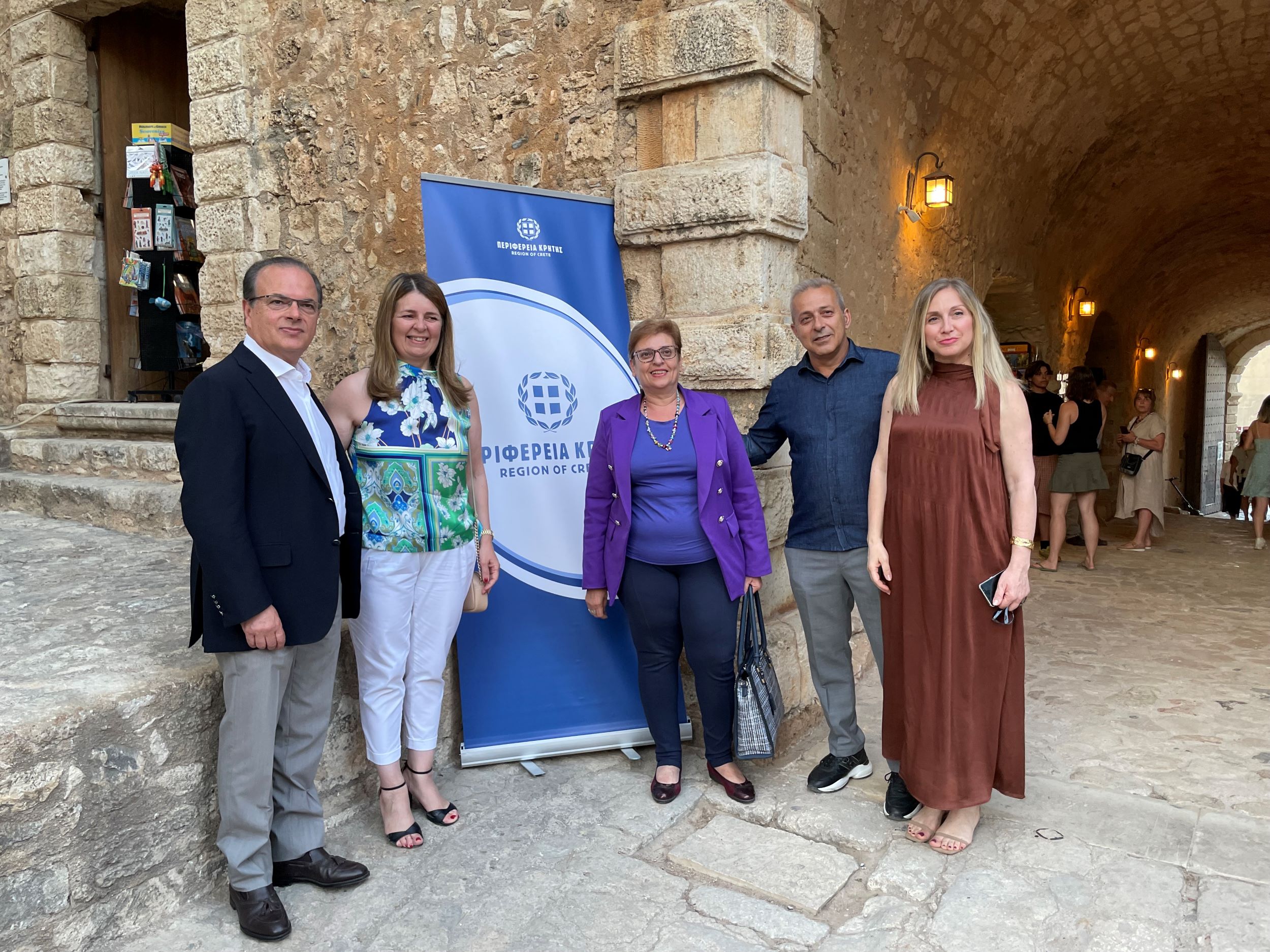 Με μεγάλη επιτυχία η Έκθεση Κρητικού Κρασιού στο Φρούριο Φορτέτζας στο ...
