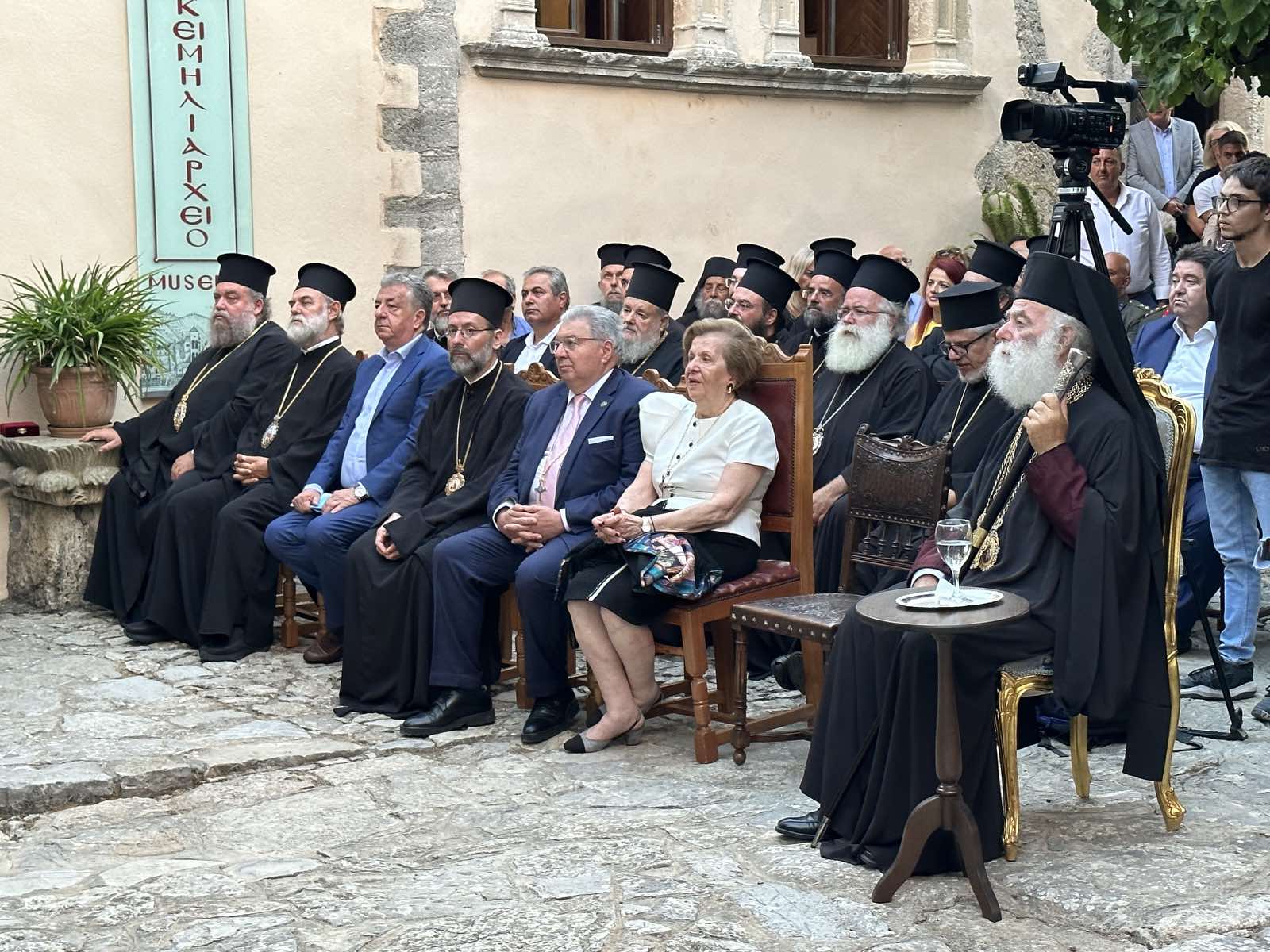 Στ. Αρναουτάκης: Σημαντική η προσφορά στην Εκκλησία και το ...