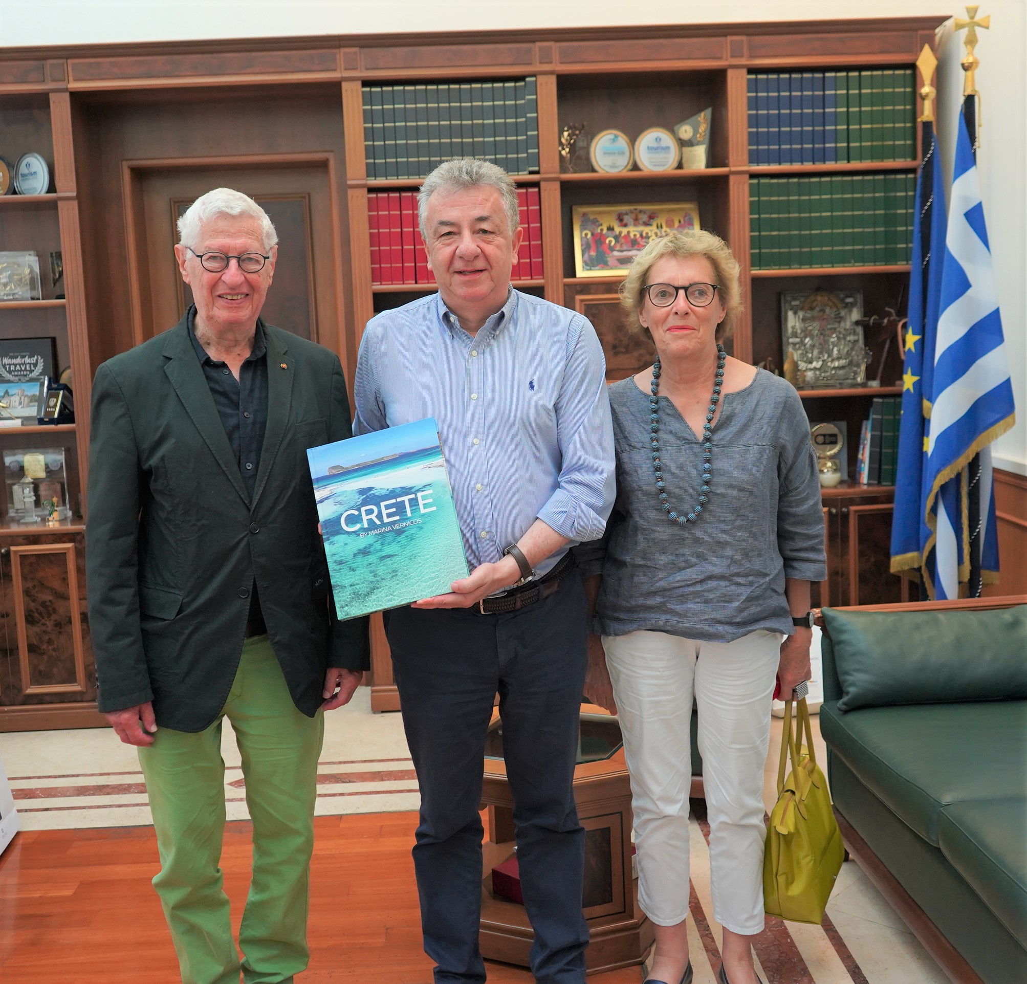 Επίσκεψη του Λουξεμβούργιου φιλέλληνα-ελληνιστή Ε. Βόλτερ στον Περιφερειάρχη Κρήτης - Crete.gov.gr