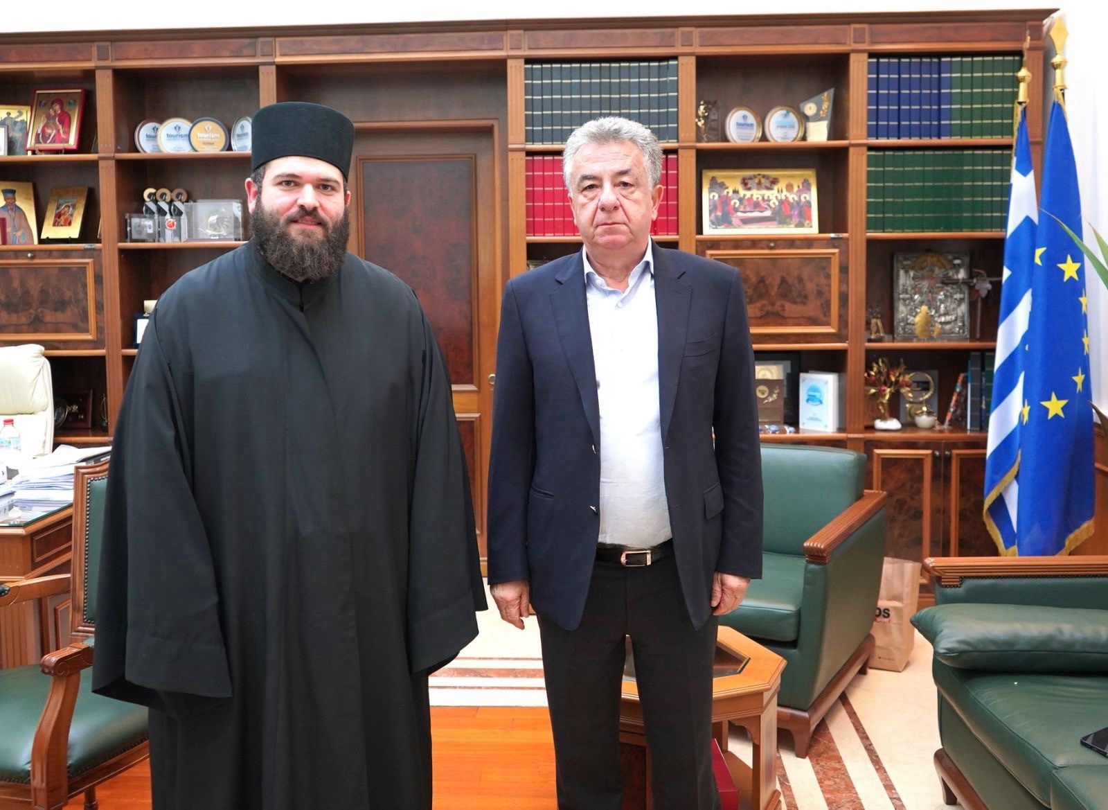 Επίσκεψη του νέου Ηγουμένου της Μονής Αγκαράθου στο Περιφερειάρχη ...