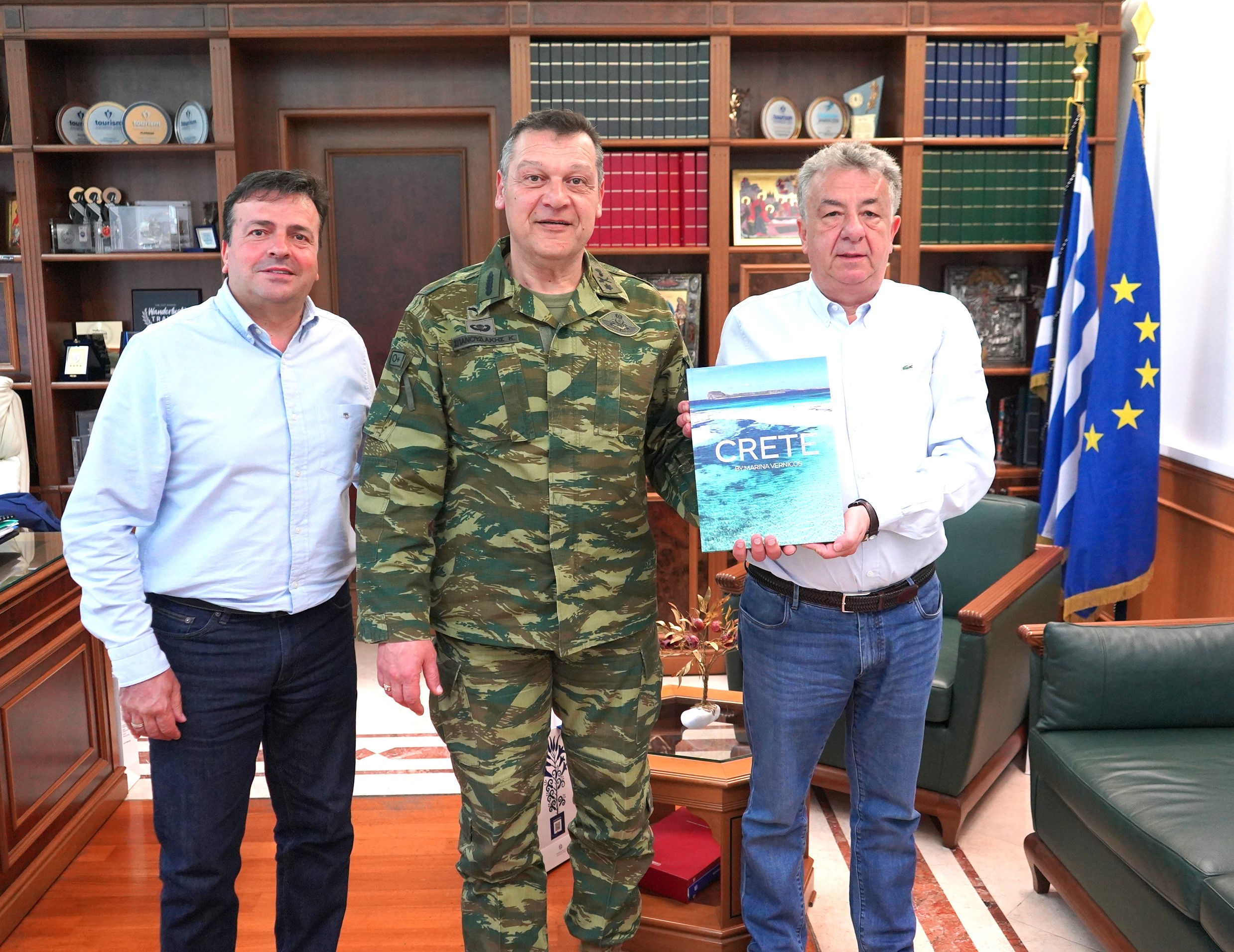 Ο νέος Διοικητής της ΣΕΑΠ επισκέφθηκε τον Περιφερειάρχη Κρήτης - Crete ...
