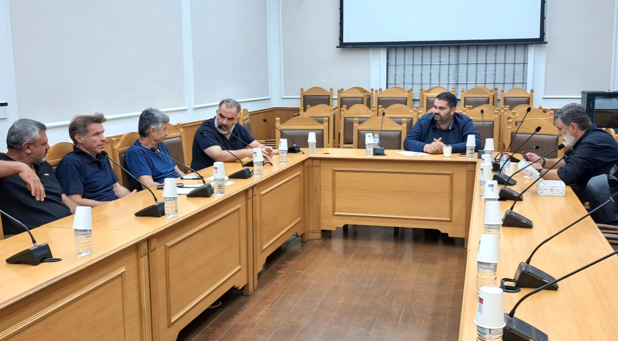 Συνάντηση στη Περιφέρεια για την αξιοποίηση της αδιάθετης ντομάτας ...