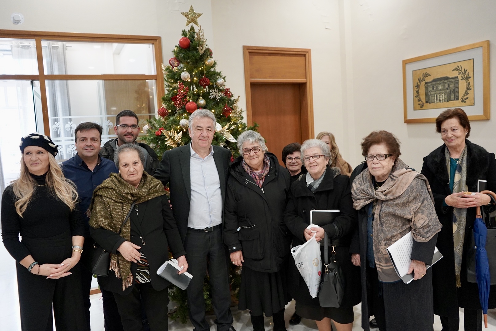 Ευχές, κάλαντα και μαντινάδες στον Περιφερειάρχη Κρήτης για την ...