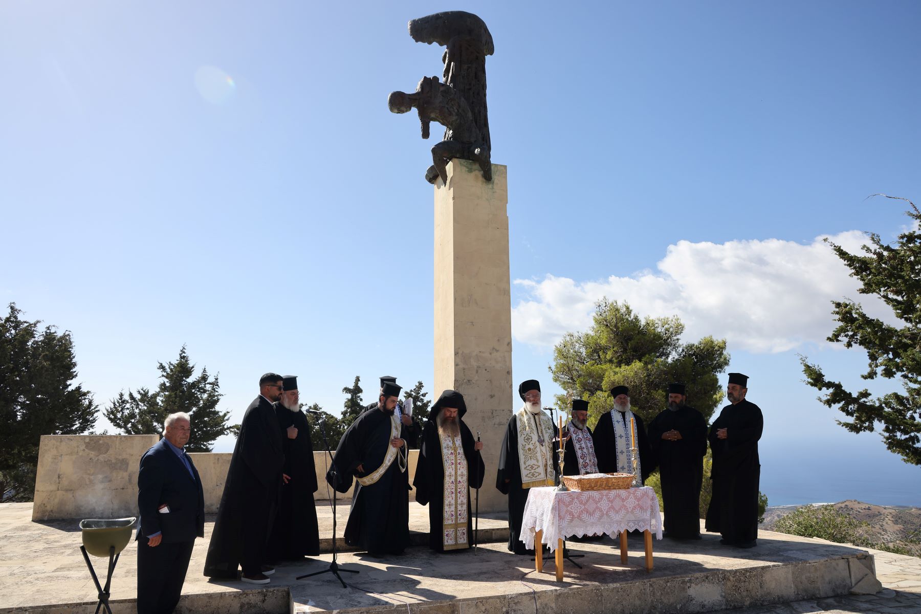 Π.Ε. Ηρακλείου: Εκδηλώσεις μνήμης για την 82η επέτειο του Ολοκαυτώματος ...