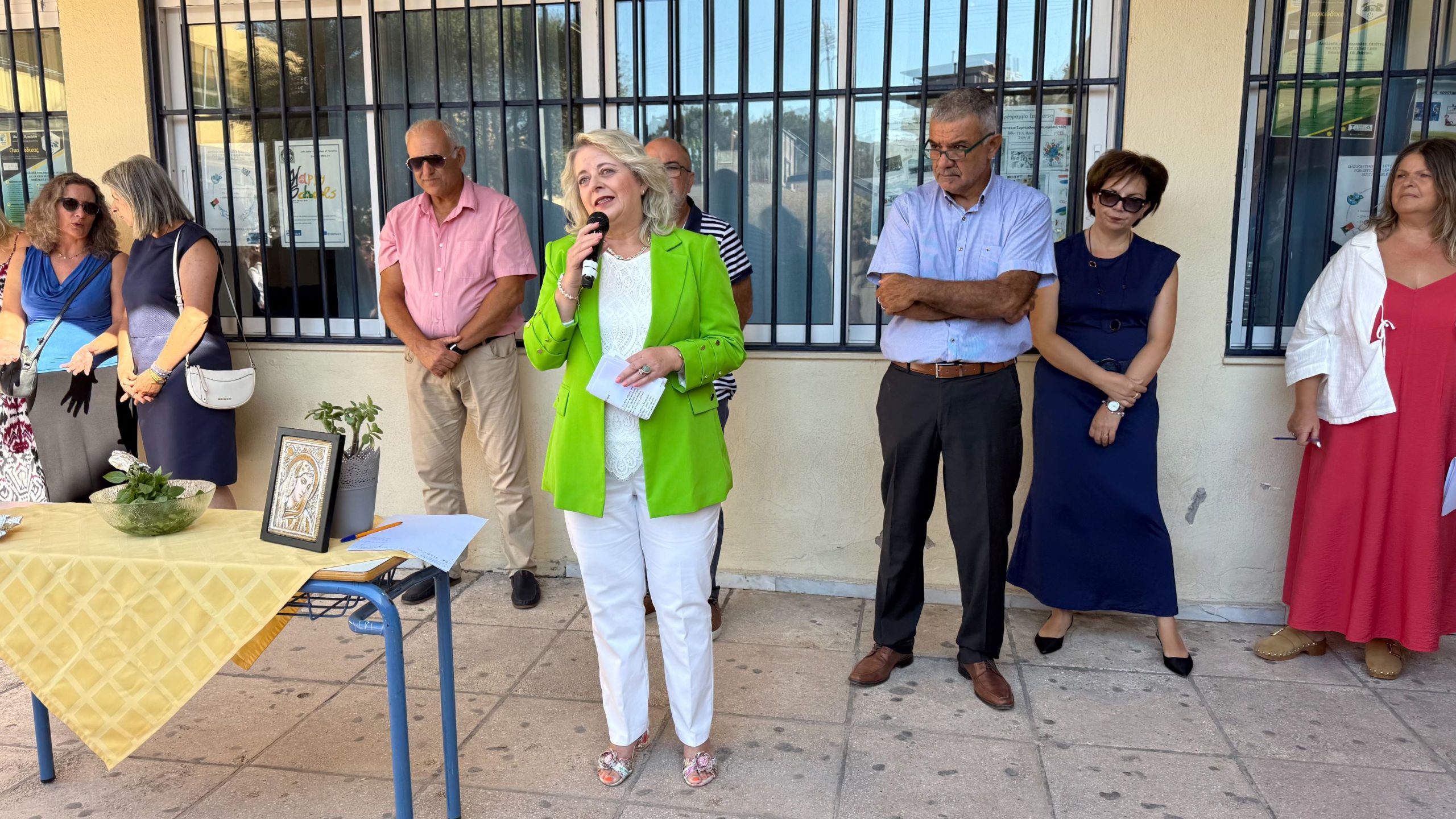 Στον αγιασμό σχολείων στο Ηράκλειο η Εντεταλμένη Σύμβουλος Παιδείας και ...